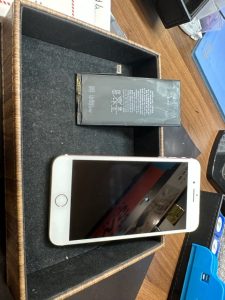 iPhone8バッテリー交換 | iPhone修理・iPad修理 スマートクール ららぽーと堺店